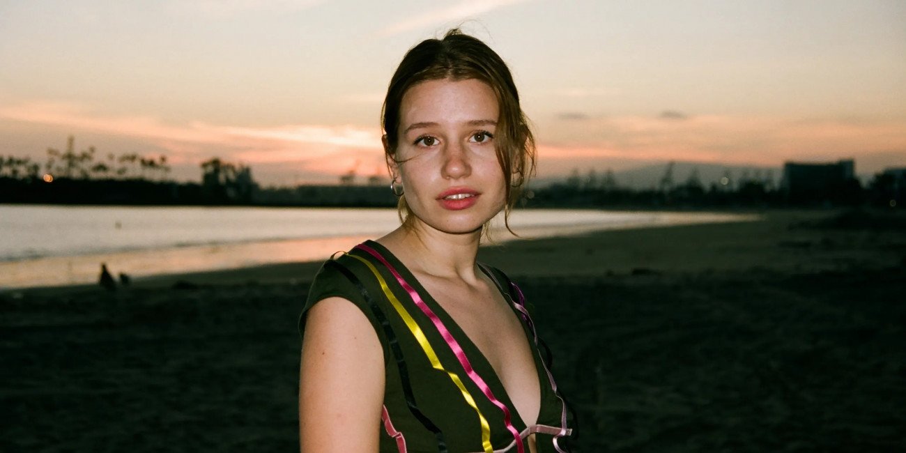 Emily Yacina - DB Cooper | Mindies