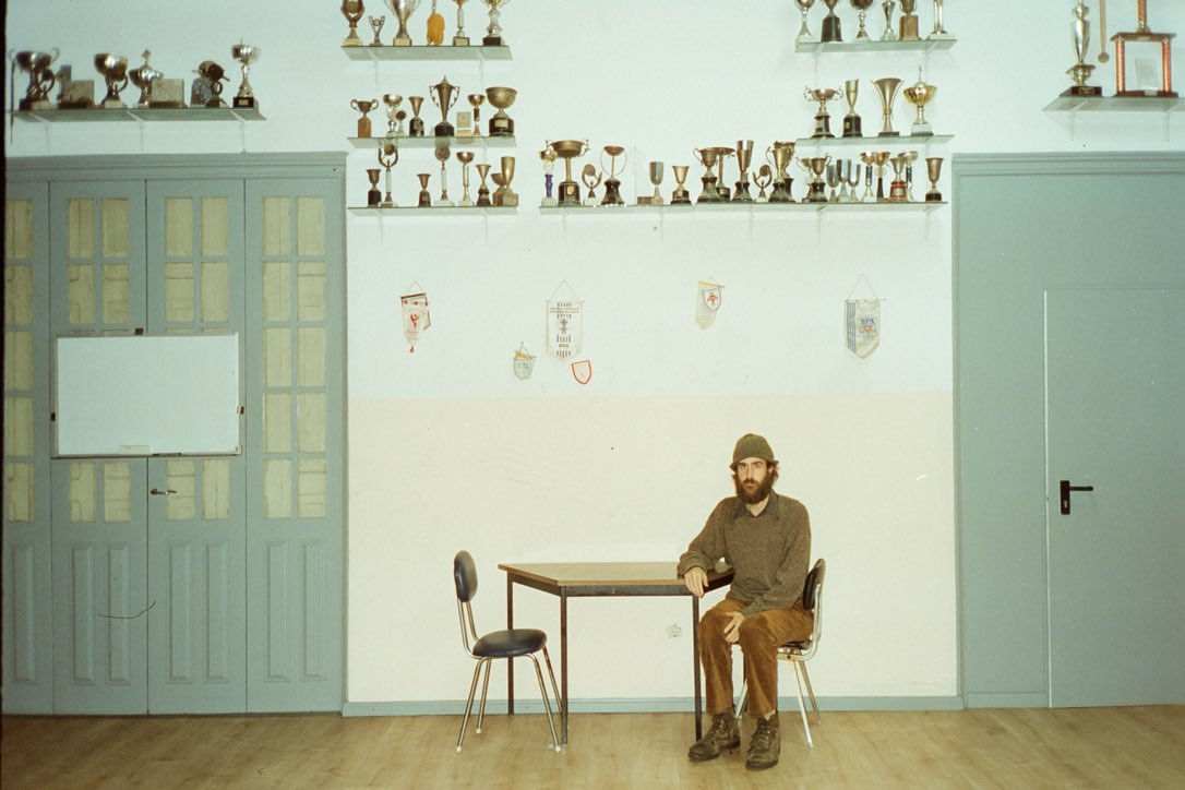 John Andrew & The Yawns – Never Go Away | Mindies