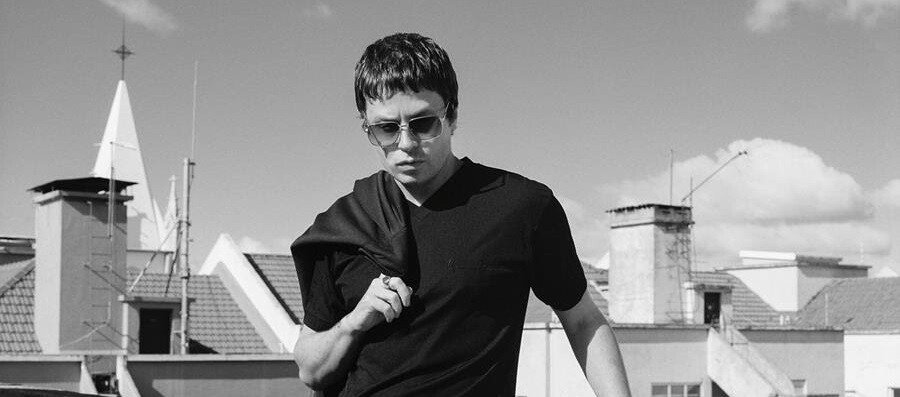 GUV presenta ‘Let Your Hands Go’, una fusión de pop guitarrero y ...